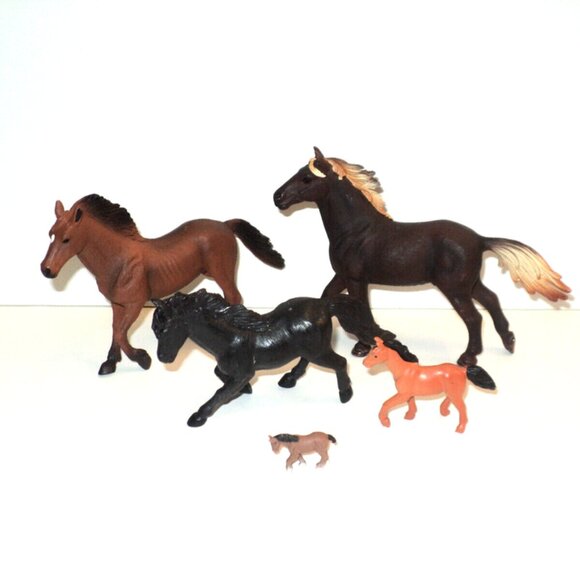 Toys | Lot Of 5 Horse Figurines Plastic Terra By Battat Schleich ...